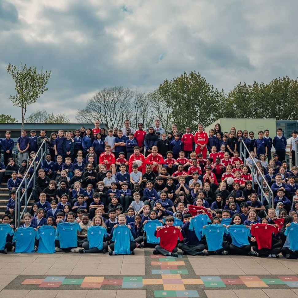 Nottingham Primary Academy - A visit from Nottingham Forest Football club
